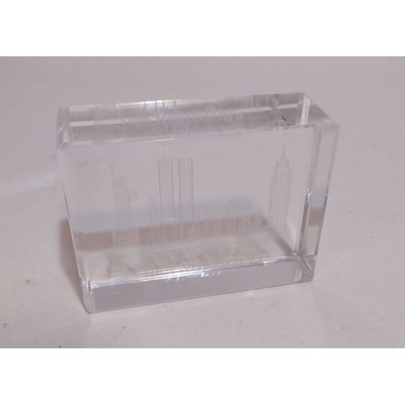 Art | New York City Laser Crystal Paperweight Vintage Twin Tower Clear ...